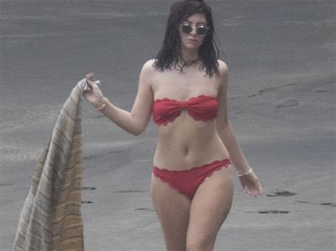 Lorde Shows Off Her Thickness In A Red Bikini