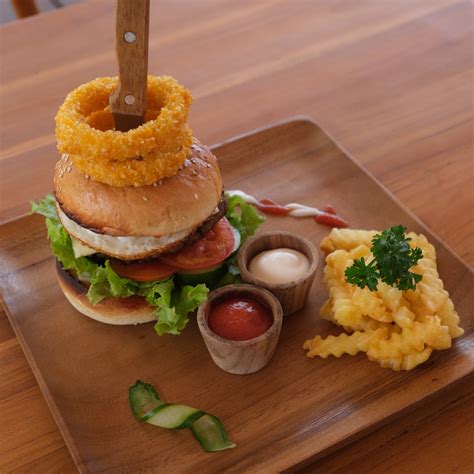 Beef Burger Very Delicious Nusa Penida Restaurant Nusa Penida Best