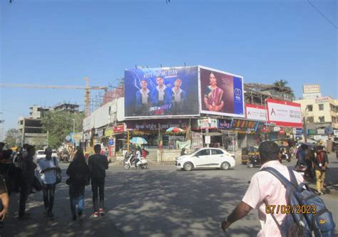 एमसी स्टैन का होर्डिंग्स लगाकर प्रचार