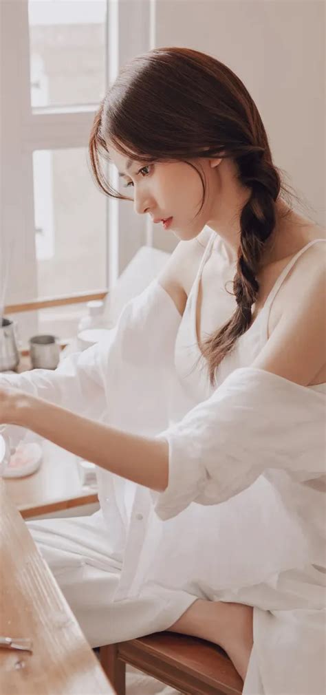 文艺女青年美女手机静态壁纸 美女手机壁纸下载 元气壁纸
