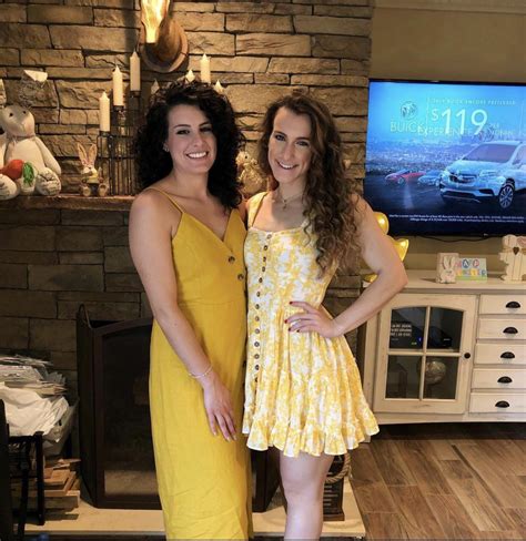 Mom Or Daughter Scrolller