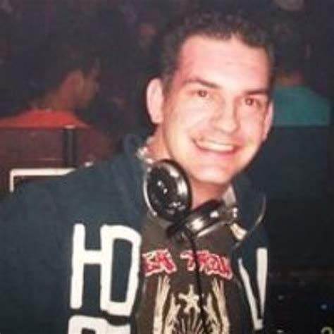 Stream Mc Kiko Joga O Bum Bum Dj Mike By Mikestas 1 Listen Online