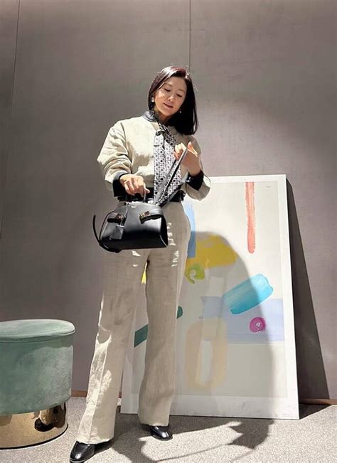 김희애 스카프 And 블루종으로 완성한 청담동 사모님룩 40대 50대 여성 패션
