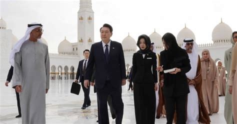 [포토] 샤일라 착용한 김건희 여사