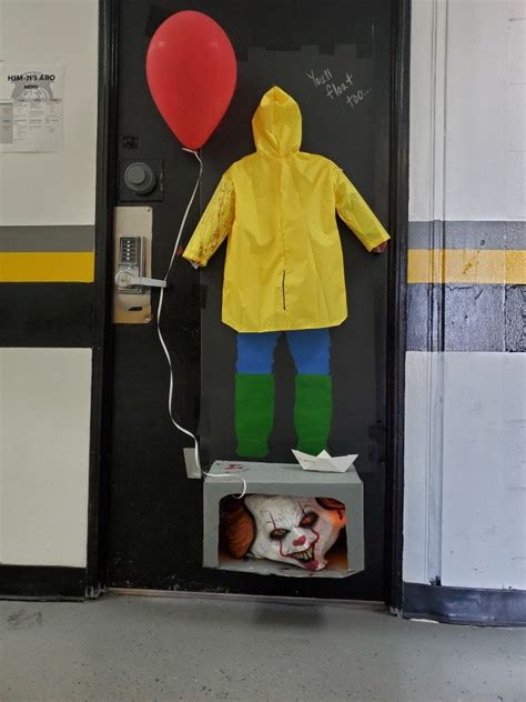 Stylish Pennywise Halloween Decoration Ideas For A Spooky And Chic