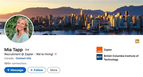 10 Pro Tips On How To Create Visually Striking LinkedIn Background Banner Designs