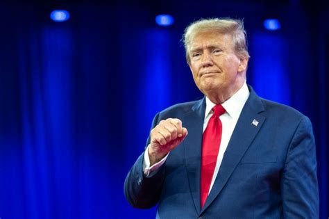 Illinois Judge Disqualifies Trump From Primary Ballot Over Capitol Riot