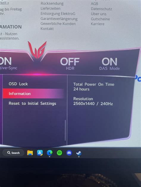 i plugged 4 monitors into my laptop but only 3 will display at a time