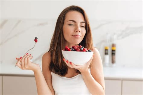 Flavonoid Rich Foods May Reduce The Risk Of Dementia Chashmak