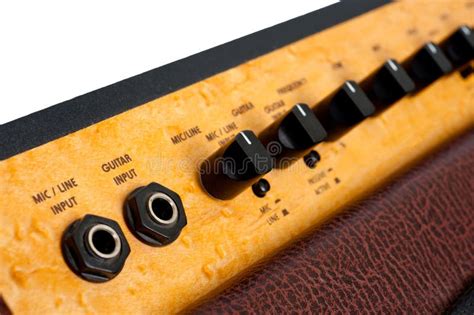 Combo Amplifier for Acoustic and Electric Guitars with a Vintage Look ...