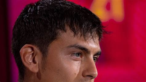 Furor En Roma Presentaron A Dybala Y Agotaron La Camiseta Con El Número 21