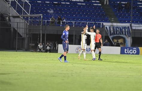 tacuary vs nacional festejo en “blanco y negro” ante el tricolor