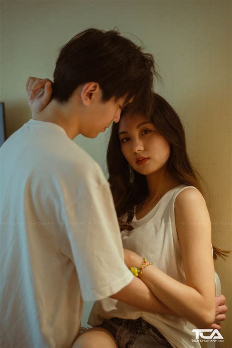 Chụp ảnh cặp đôi yêu nhau đẹp đắm say trong từng khoảnh khắc nồng cháy Cho Thuê Studio