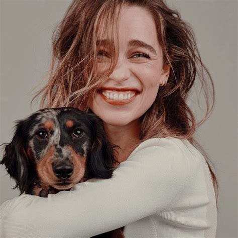 Emilia Clarke Ss Profile Long Hair Styles Icon Aesthetic Beauty