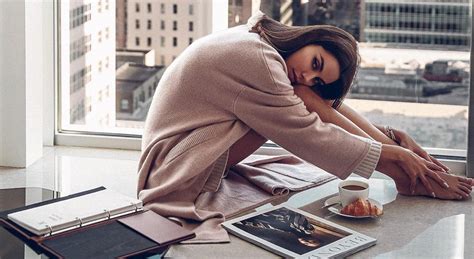 5 Obiceiuri Ale Femeilor Pe Care Barbatii Le Considera Extrem De