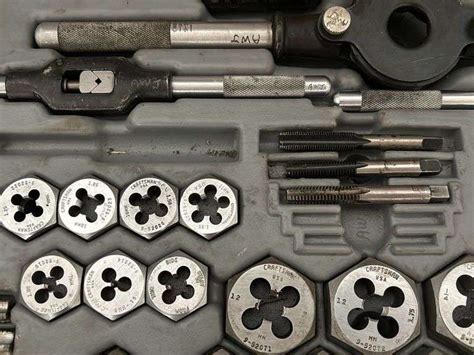Craftsman Taps Dies And Threading Accessoires A Couple Pieces Missing