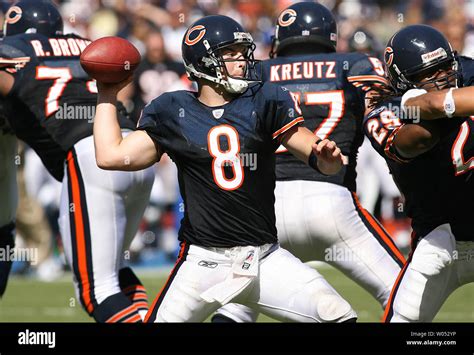 Chicago Bears Quarterback Rex Grossman 8 Throws In The Third Quarter