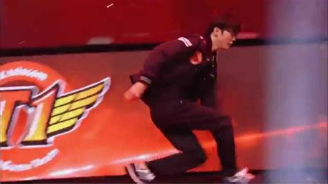 Faker Vayne Tumble Roll Look At The Moves What Was That Youtube