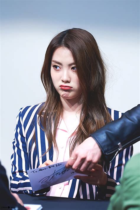 180401 Weki Meki Lucy At Songpa Lucky Fansign Kpopping