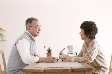 ターゲットが50歳代以上なら新聞折込チラシは最適な広告ツール 新聞折込チラシの広告代理店 株式会社アット折込