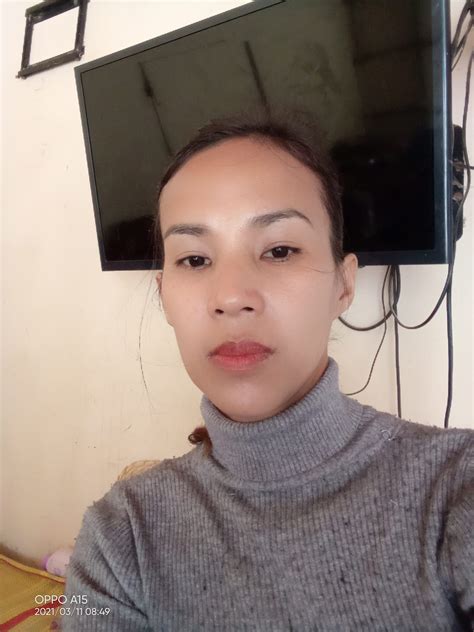 ធីតាលក់សំលៀកបំពាក់អនឡាញ Facebook