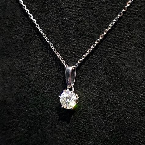 แหวนเพชร ออกเเบบแหวนเเต่งงาน เเหวนตระกูล Ennxo