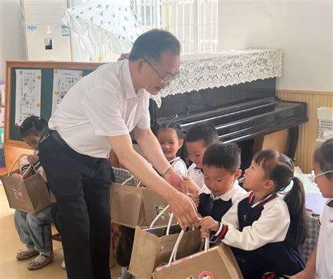 县四套班子领导开展“六一”儿童节慰问活动：向全县少年儿童致以节日问候澎湃号·政务澎湃新闻 The Paper
