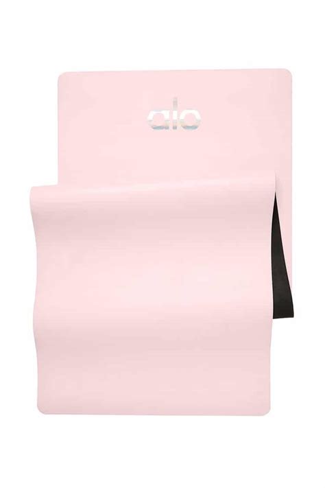 5 Best Alo Yoga Mats Alos Must Have Yoga Mats For Any Class The Yogatique