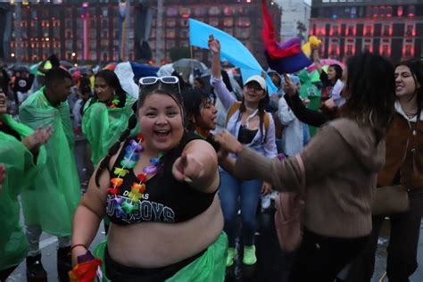 Así Se Vive La Marcha 44 Del Orgullo Lgbt En La Cdmx
