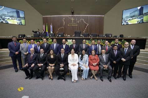 Deputados Apresentam 19 Projetos De Lei Uma PEC E Mais De 150