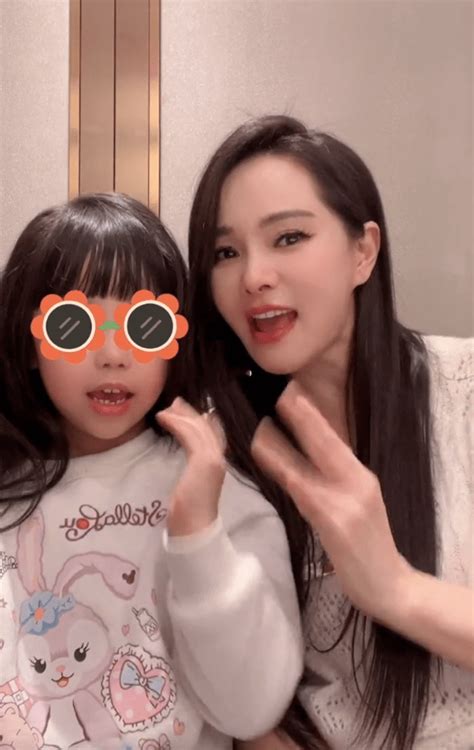 伊能静晒与女儿同框视频 少女感十足似“姐妹花” 搜狐大视野 搜狐新闻