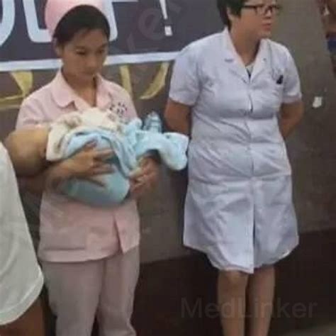 大家站在医生角度如何看待 医生护士被逼抱尸示众 遭家属辱骂殴打”这一新闻 医联