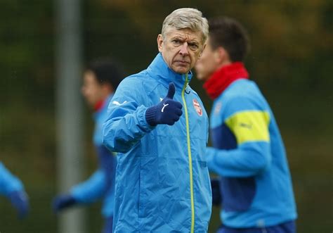 Arsenal News Wenger Gives His Reply To Arsene Out Banners And