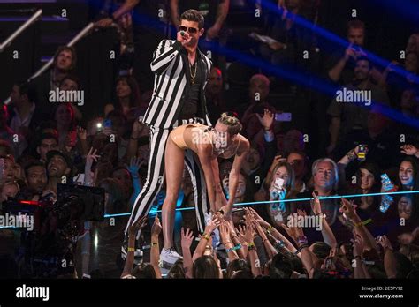 Miley Cyrus Am Besten Stockfotos Und Bilder Kaufen Alamy
