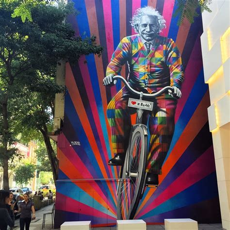Mais De Cem Grafites Pelo Mundo Kobra Pinta Einstein De Bike Em SP