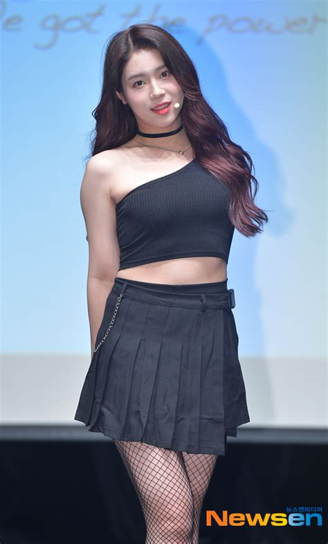 소녀주의보 지성 건강미 넘치는 비주얼 포토엔hd 손에 잡히는 뉴스 눈에 보이는 뉴스 뉴스엔