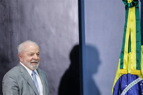Ganham Muito Dinheiro E Não Pagam Nada De Ir Diz Lula Ao Defender