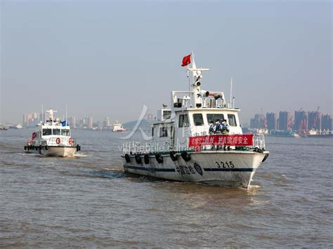 江苏江阴：联合执法保平安 人民图片网