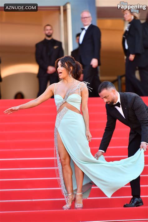 Eva Longoria Cannes Sexy Wardrobe Malfunction At Film Festival Event