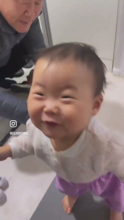 [실로야사랑해] 15개월아기 자꾸 절하는 딸래미 유교걸 할아버지 안녕히 가시옵소서🙇‍♀️ 귀여운아기 사랑스러움 할비사랑 손주사랑
