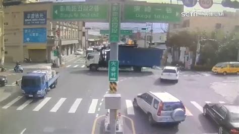 下車忘拉手剎車大貨車「滑」到馬路！駕駛急跳上開走 社會 三立新聞網 Setncom