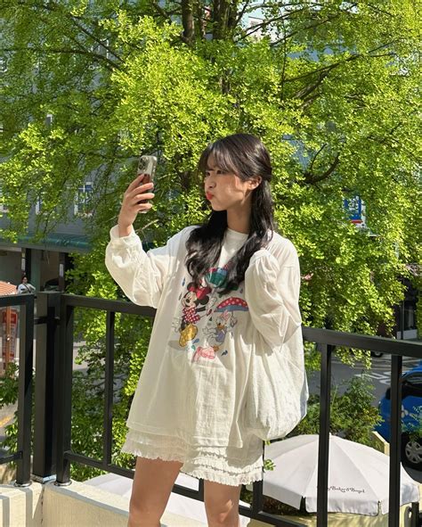 몌진 원스어게인🍋 동생이랑 원래 가려던 카페가 문을 닫아서 운전하며 급하게 찾아간 카페였는데 최근에 갔던 카페 중에 제일 좋았다 입고 간 옷도 오랜만에 한