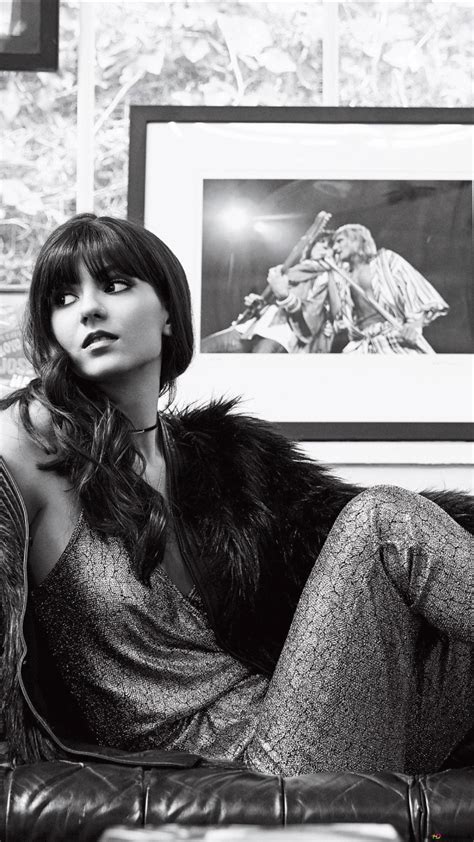 Victoria Justice American Actress Monochrome Bg 4k Wallpaper Download