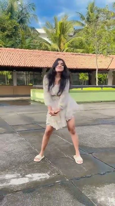 නැටුම දිහා විතරක් බලන්න 😁😁 නැත්තම් අපයට යයි 😍 ️ Youtube