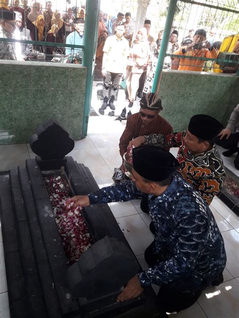Hari Jadi Kabupaten Ngawi 665 Bupati Ngawi Ziarah Makam Leluhur