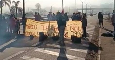 Indígenas Protestam Contra Marco Temporal E Interditam Rodovia Na
