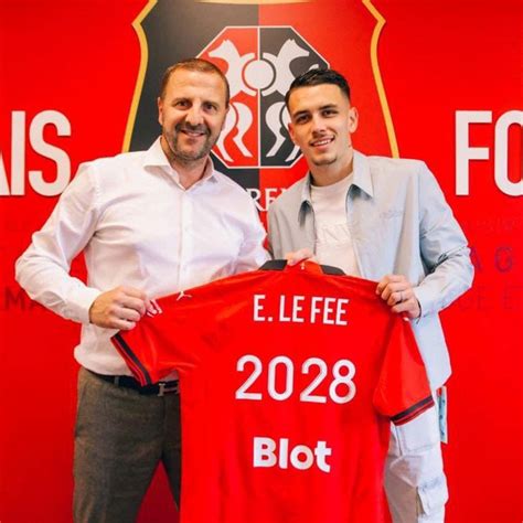 ОФИЦИАЛЬНО Энцо Ле Фе перешёл из Лорьяна в Ренн Сумма трансфера 25 млн евро ВКонтакте