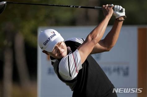 김성현 Kpga 최경주 인비테이셔널 2r도 선두 파이낸셜뉴스