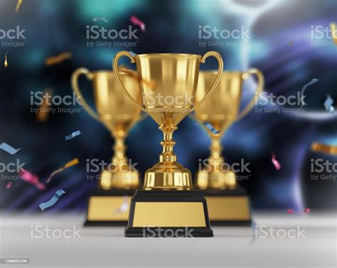 어두운 배경에 황금 트로피 컵 텍스트공간을 복사합니다 3d 렌더링 1에 대한 스톡 사진 및 기타 이미지 1 1위 3차원 형태 Istock