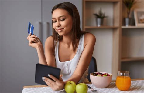 The History Behind 5 E Commerce Tech Advancements